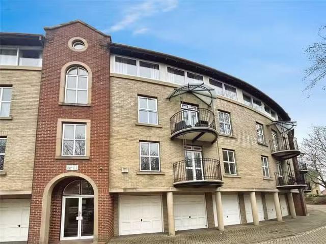 Nice 1 BA 2 bedroom Flat to rent, Alcantara Crescent, Southamp.