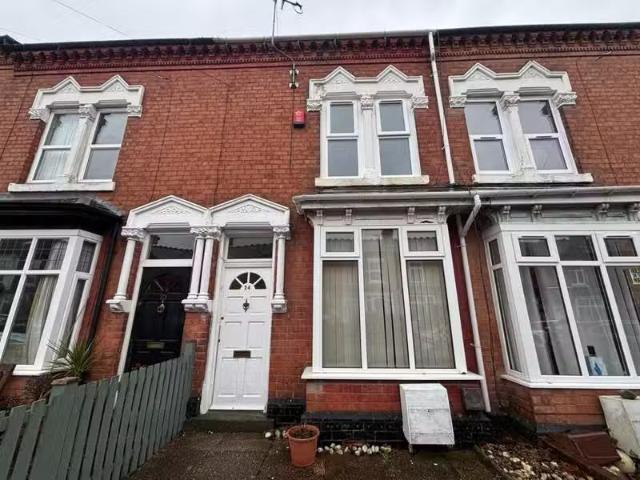 Just in! 1 BA 2 bedroom house for rent in Bishopton Road, SMET.