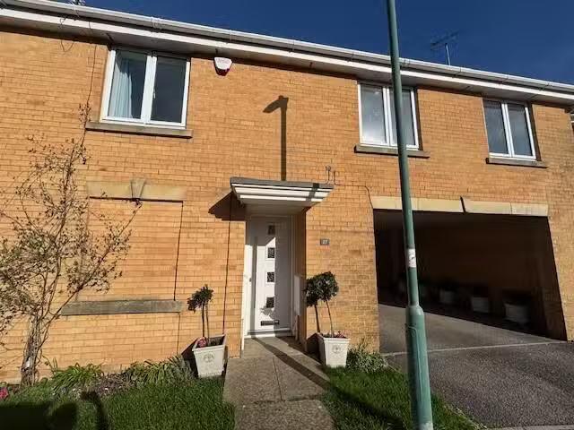 Cozy 1 BA 2 bedroom house for rent in Julius Close, Emersons G.