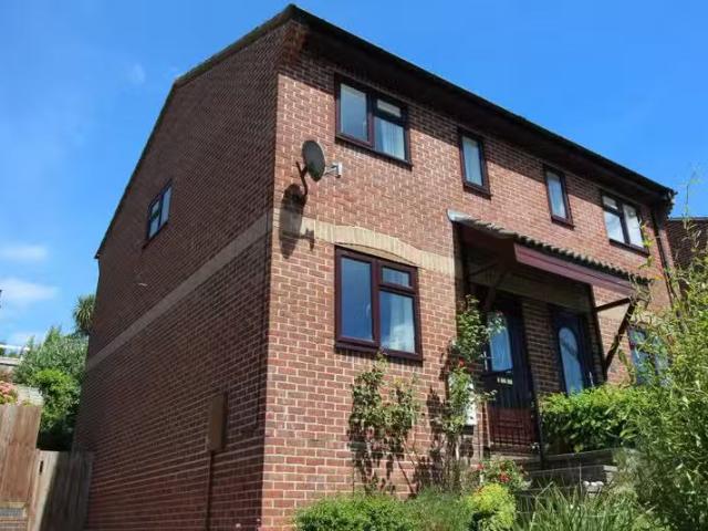 New 1 BA 2 bedroom house for rent in Semi Detached House In Ly.