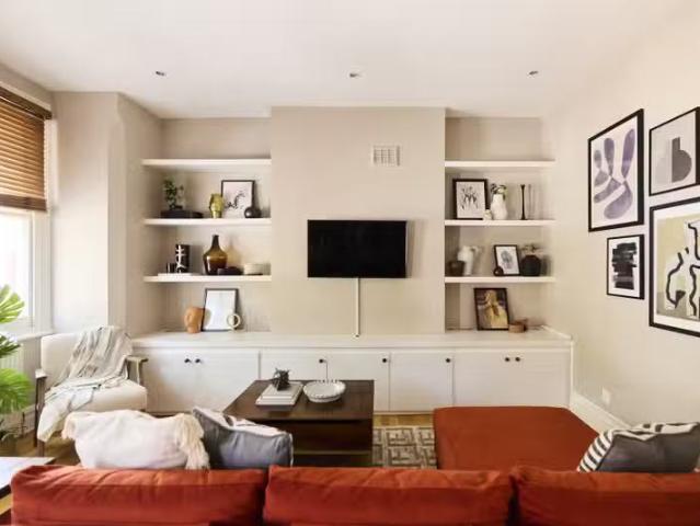 Unique 1 BA 2 bedroom property to let in Despard Road, London.