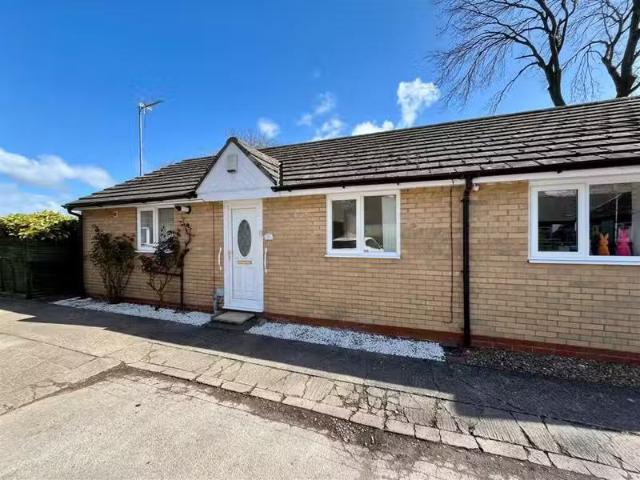 Cheap 1 BA 2 bedroom semi detached bungalow for rent in St Joh.