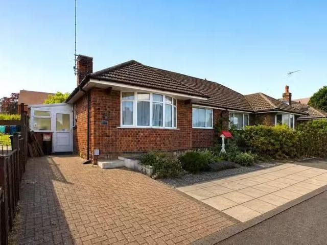 Just in! 1 BA 2 bedroom Semi Detached Bungalow to rent, Greenf.