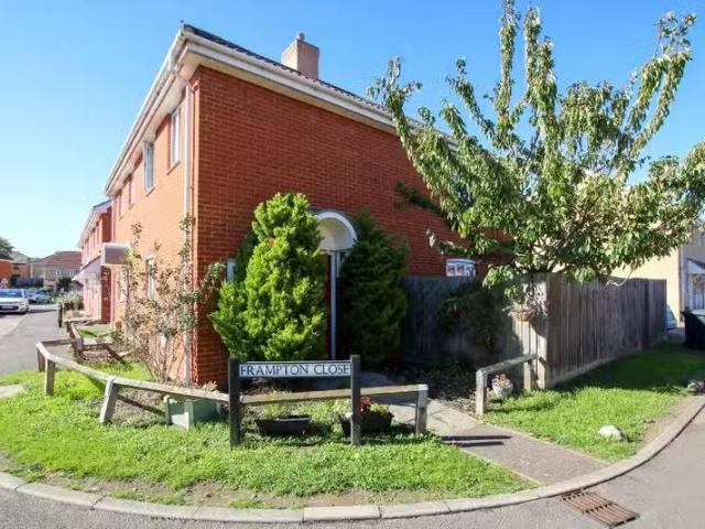 Cozy 1 BA 2 bedroom semi detached house for rent in Frampton C.