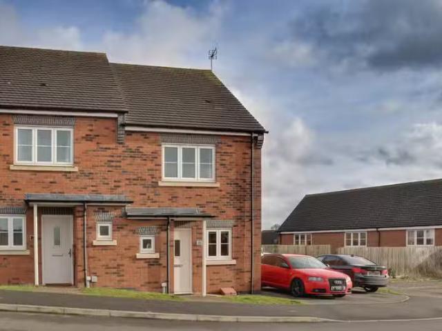 Just in! 1 BA 2 bedroom semi detached house for rent in Omaha.