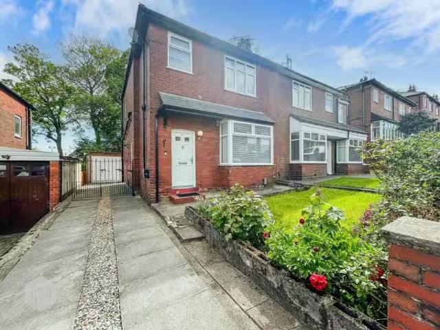 Cozy 1 BA 2 bedroom semi detached house for rent in Sharples A.