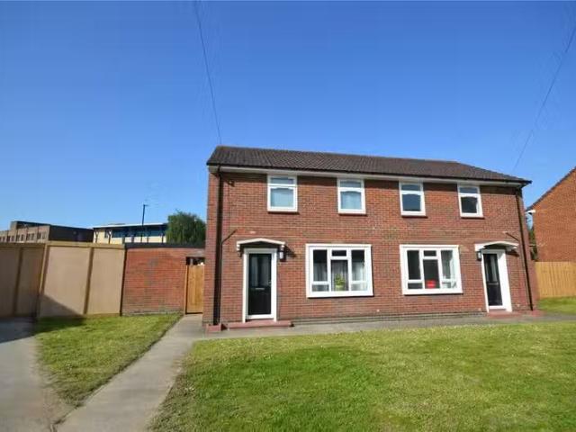 Unique 1 BA 2 bedroom Semi Detached House to rent, Beavers Cre.