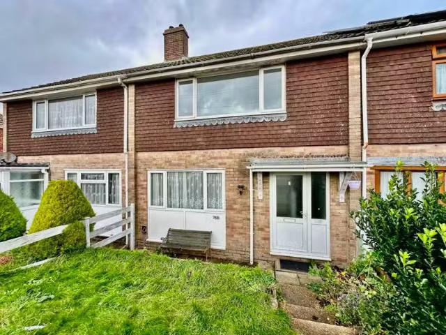 Nice 1 BA 2 bedroom terraced house for rent in Church Road, Fo.