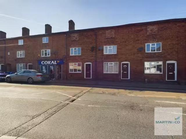 Cozy 1 BA 2 bedroom terraced house for rent in Coleshill Stree.