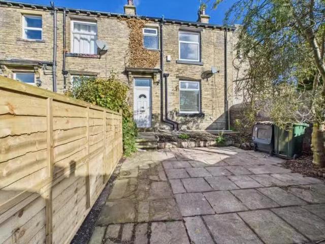 Unique 1 BA 2 bedroom terraced house for rent in East Croft, W.