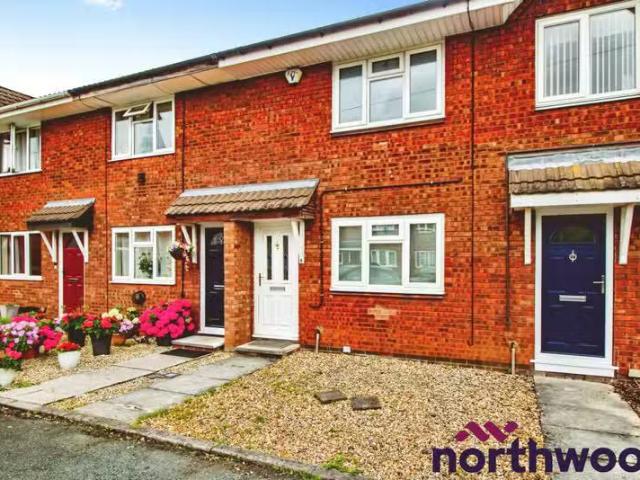 Just in! 1 BA 2 bedroom terraced house for rent in Gorsley Clo.