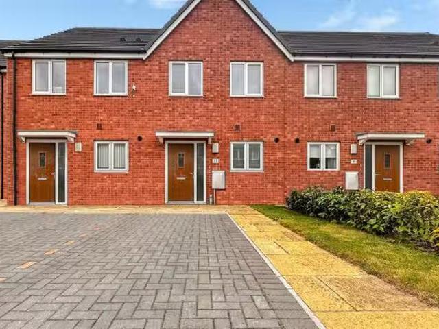Cozy 1 BA 2 bedroom terraced house for rent in Prestige Avenue.