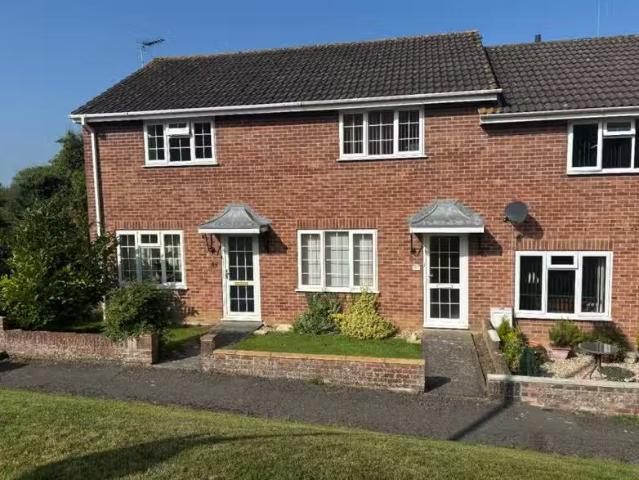New 1 BA 2 bedroom terraced house for rent in Wells Road, Glas.