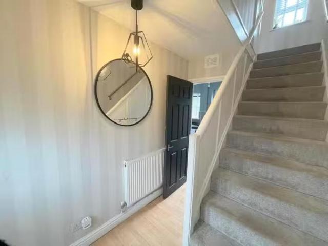 Cheap 1 BA 2 bedroom town house for rent in Ballantrae Road, S.
