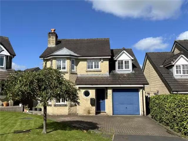 Just in! 1 BA 4 bedroom detached house for rent in Chapman Cou.