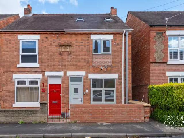Cheap 1 BA 4 bedroom end of terrace house for rent in Thomas S.