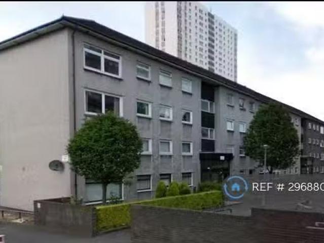 Nice 1 BA 4 bedroom flat for rent in Hmo Licensed St. Mungo.
