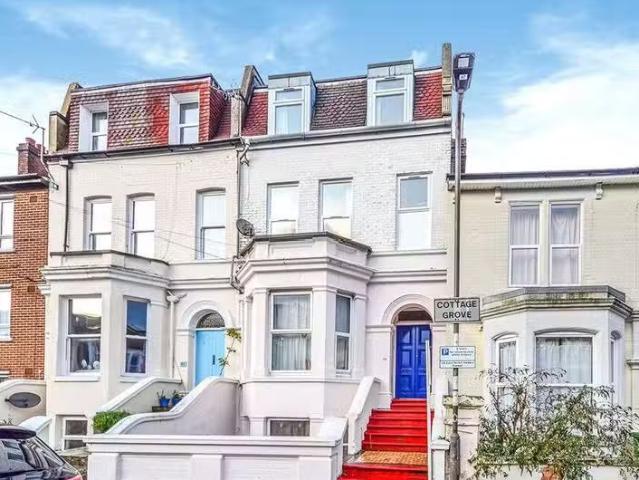 Unique 1 BA 4 bedroom Flat to rent, Cottage Grove, Southsea, P.