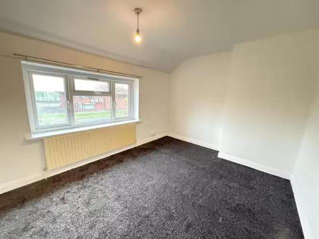 Just in! 1 BA 4 bedroom house for rent in Church Lane, West Br.