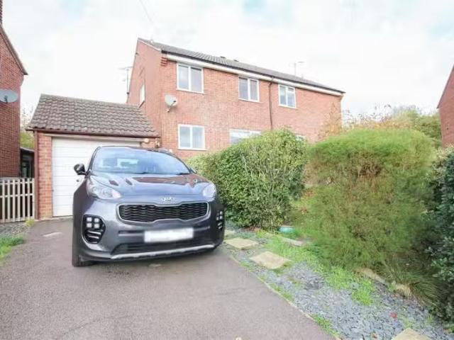 Deal! 1 BA 4 bedroom house for rent in De Vigier Avenue, Saffr.