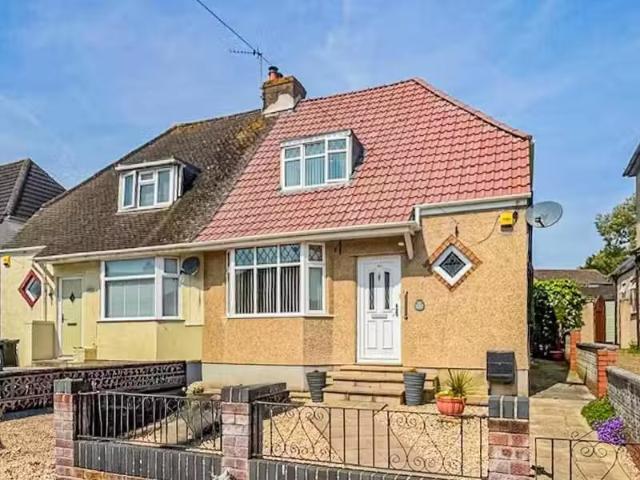 Unique 1 BA 4 bedroom semi detached house for rent in Mackie A.