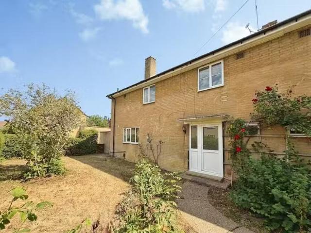 Unique 1 BA 4 bedroom semi detached house for rent in Whitetho.