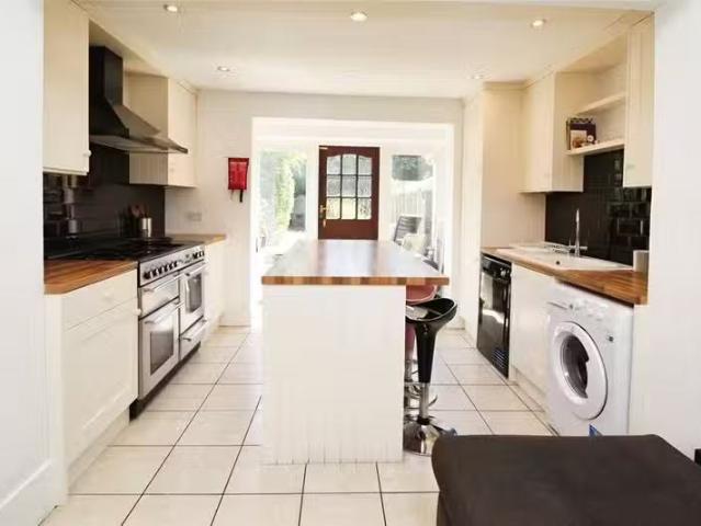 New 1 BA 4 bedroom Semi Detached House to rent, Milton Road, E.