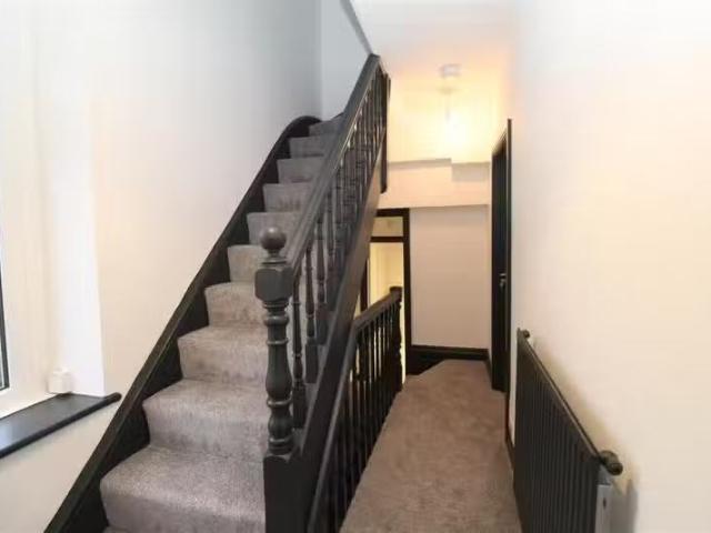 Cheap 1 BA 5 bedroom house for rent in St. Fagans Street, Gran.