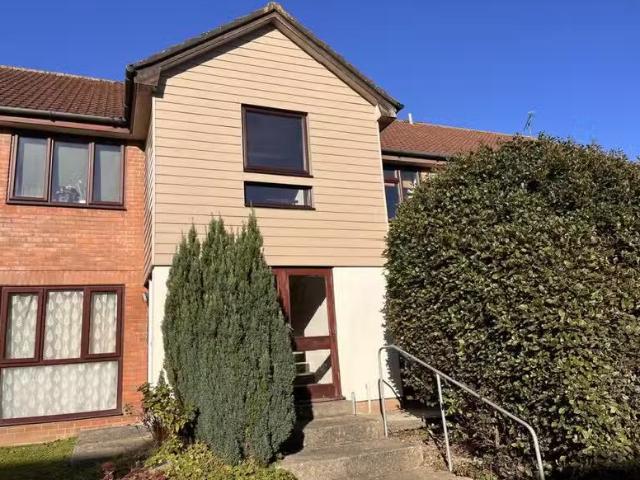 New 1 BA Studio apartment for rent in Bicknell Gardens, Yeovil.