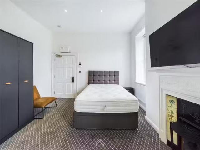 Unique 1 BA Studio apartment for rent in Blanche Lane, South M.