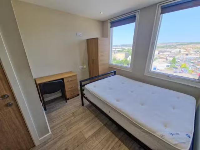 Unique 1 BA Studio flat for rent in Campbell House, 201 Sunbri.