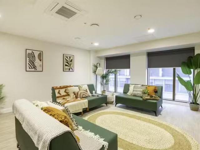 Deal! 1 BA Studio flat for rent in Birmingham Professional &.