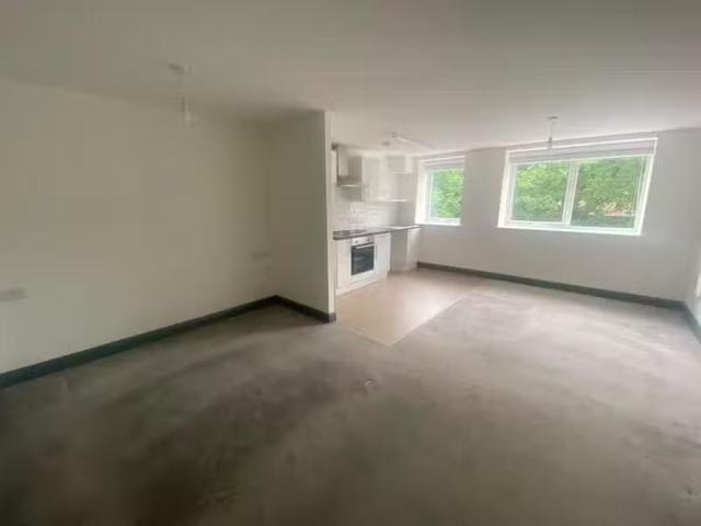 Just in! 1 BA Studio flat for rent in Brecon House, Browns Gre.