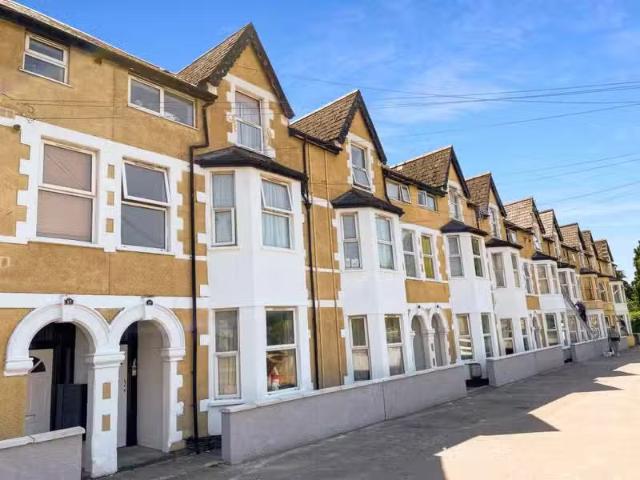 Cozy 1 BA Studio flat for rent in Ely Road, Cardiff, CF5