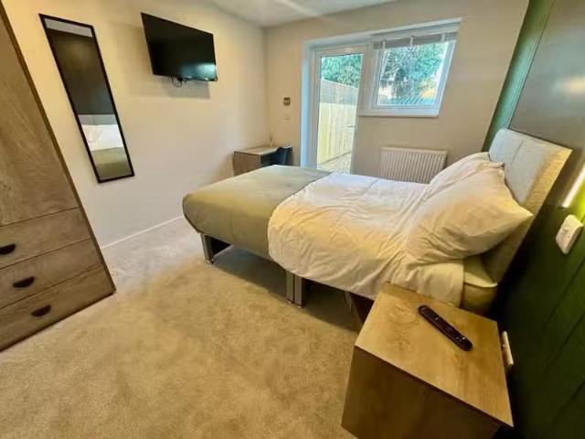 Nice 1 BA Studio flat for rent in Highfield Road, BOURNEMOUTH.