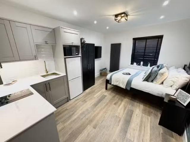 New 1 BA Studio flat for rent in Lawford Road, Rugby, CV21 2ED.