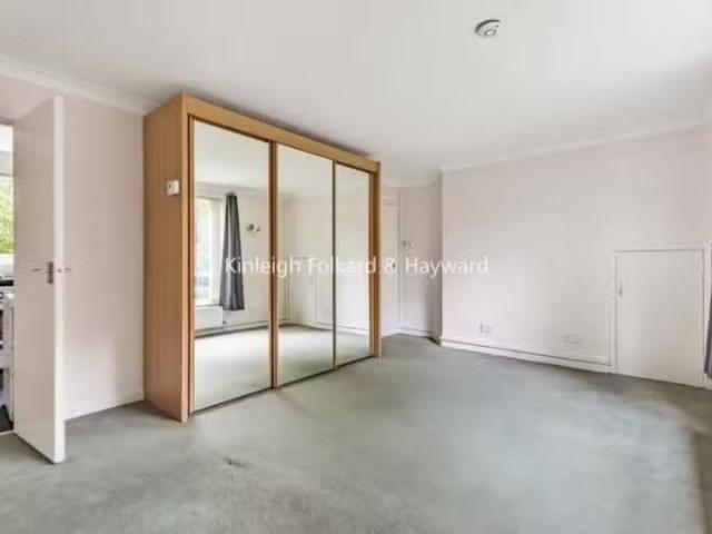 Charming 1 BA Studio flat for rent in Lubbock Road, Chislehurs.