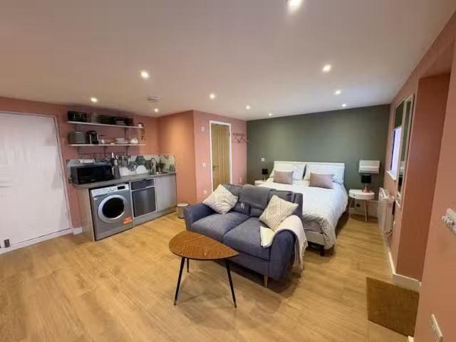 Charming 1 BA Studio flat for rent in Seymour road, BS7