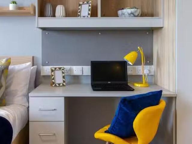 Unique 1 BA Studio flat for rent in Student Only 51 Weeks Ex.