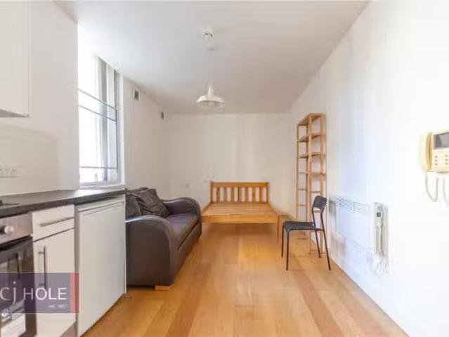 Charming 1 BA Studio flat for rent in St. Stephens Street, Cit.