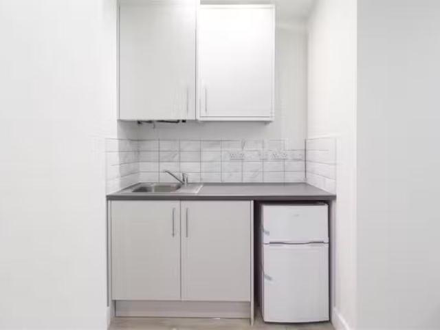 For Rent! 1 BA Studio flat for rent in Wyken Avenue, Wyken, Co.