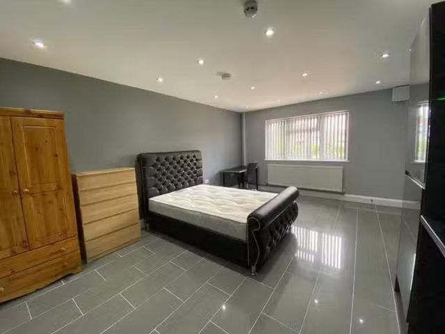Nice 1 BA Studio flat for rent in Templars Field, Canley, Cove.