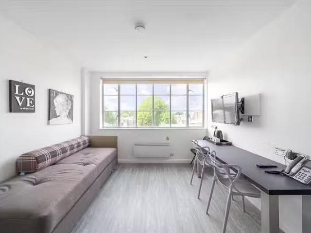 Nice 1 BA property to let in Old Brompton Road, London, SW7.