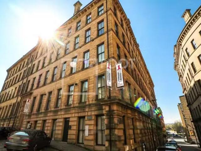 Rental! 1 bedroom apartment for rent in Albion House, Vicar La.