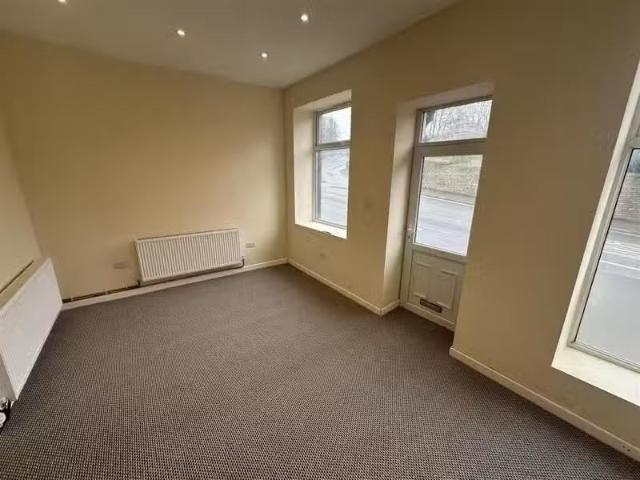 Nice 1 bedroom apartment for rent in Bolton Road, Bradford, BD2