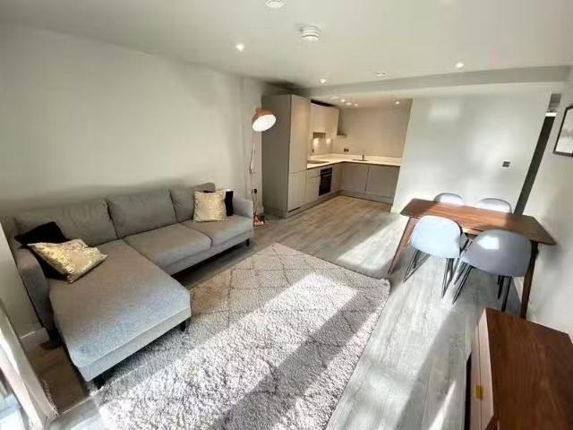 For Rent! 1 bedroom apartment for rent in Broad Street, Birmin.
