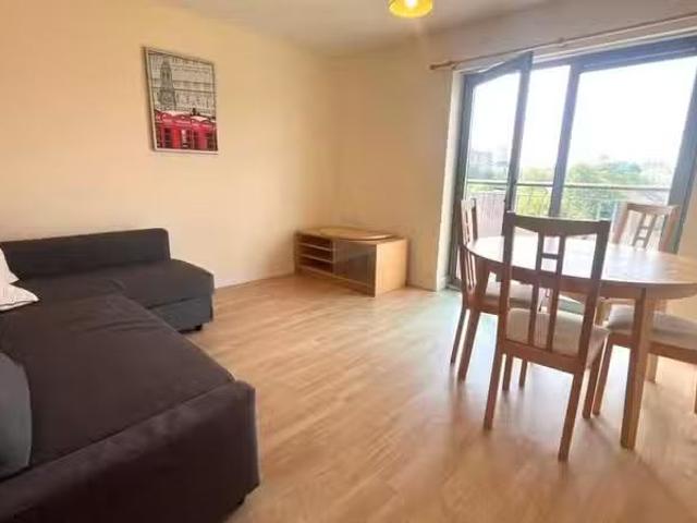 Cheap 1 bedroom apartment for rent in King Edwards Wharf, Brin.