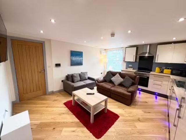 Rental! 1 bedroom apartment for rent in Students 2026 27 Elm.