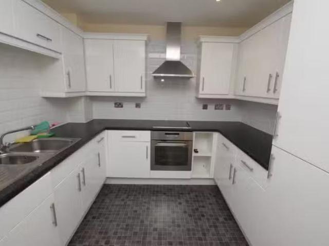 For Rent! 1 bedroom apartment for rent in Parkhouse Court, Hat.