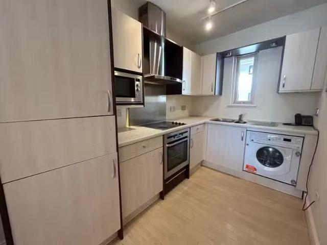Rental! 1 bedroom apartment for rent in Royal Arch, The Mailbo.